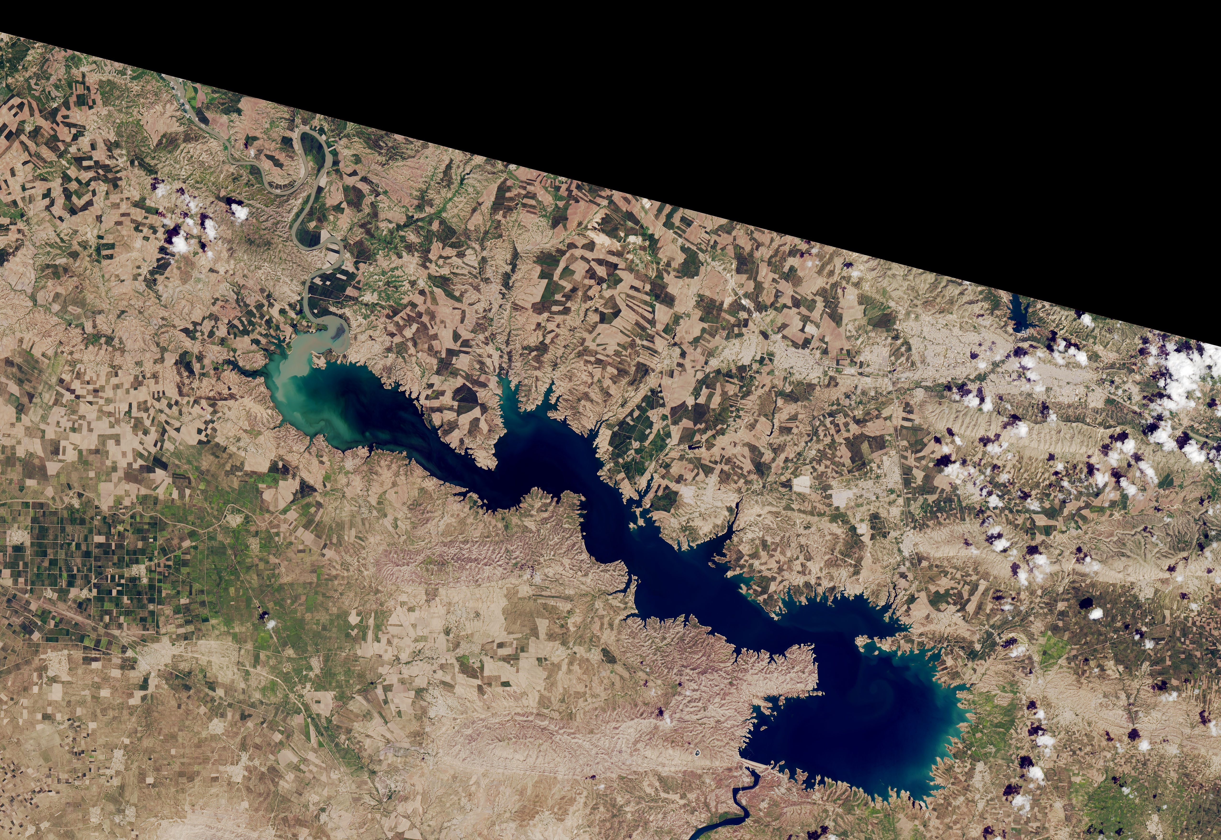 Reservoir Swells Upstream of Mosul - NASA Science