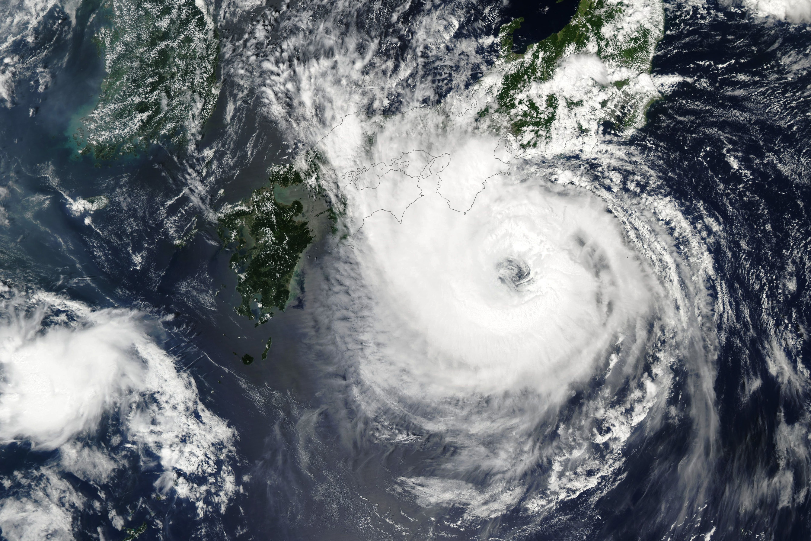 Typhoon Lan Lashes Japan - NASA Science