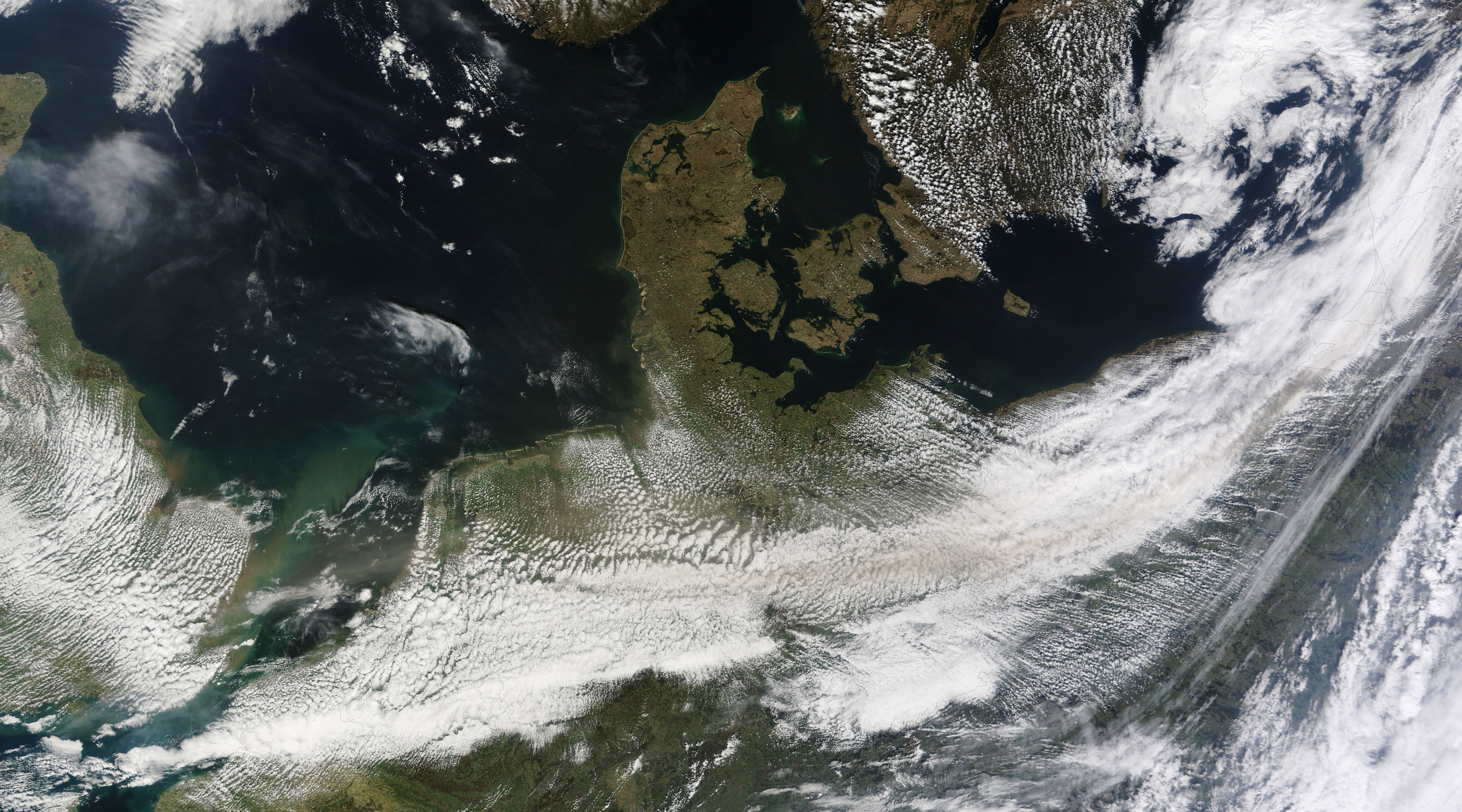 Eruption of Eyjafjallajökull Volcano, Iceland - NASA Science