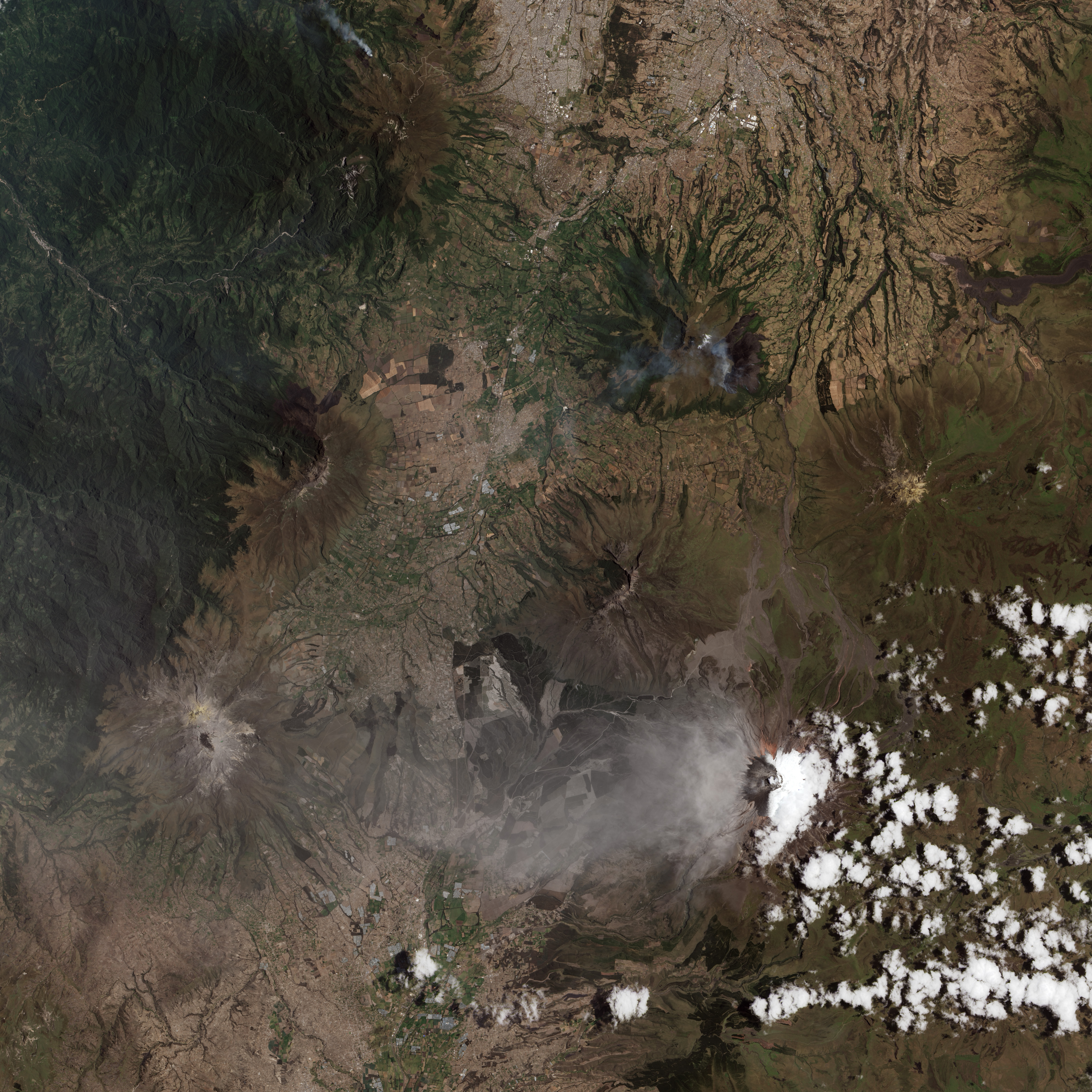 cotopaxi eruption 2015