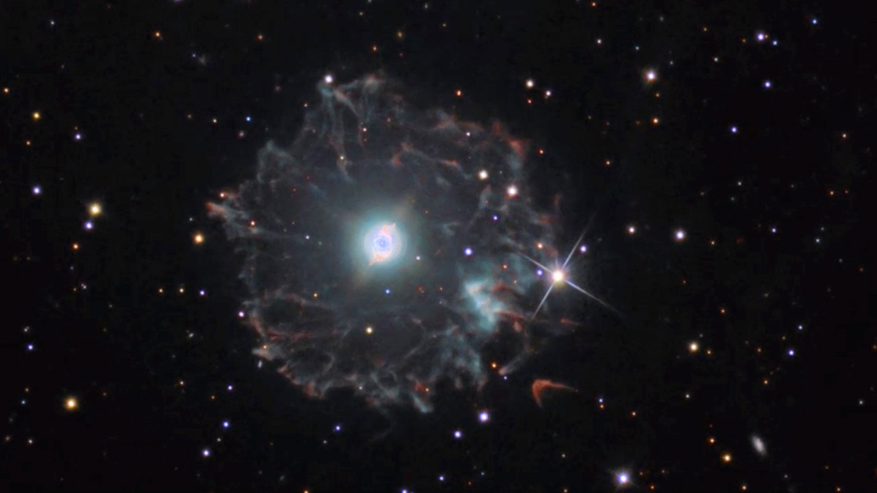 Zoom into the Cat’s Eye Nebula - NASA Science