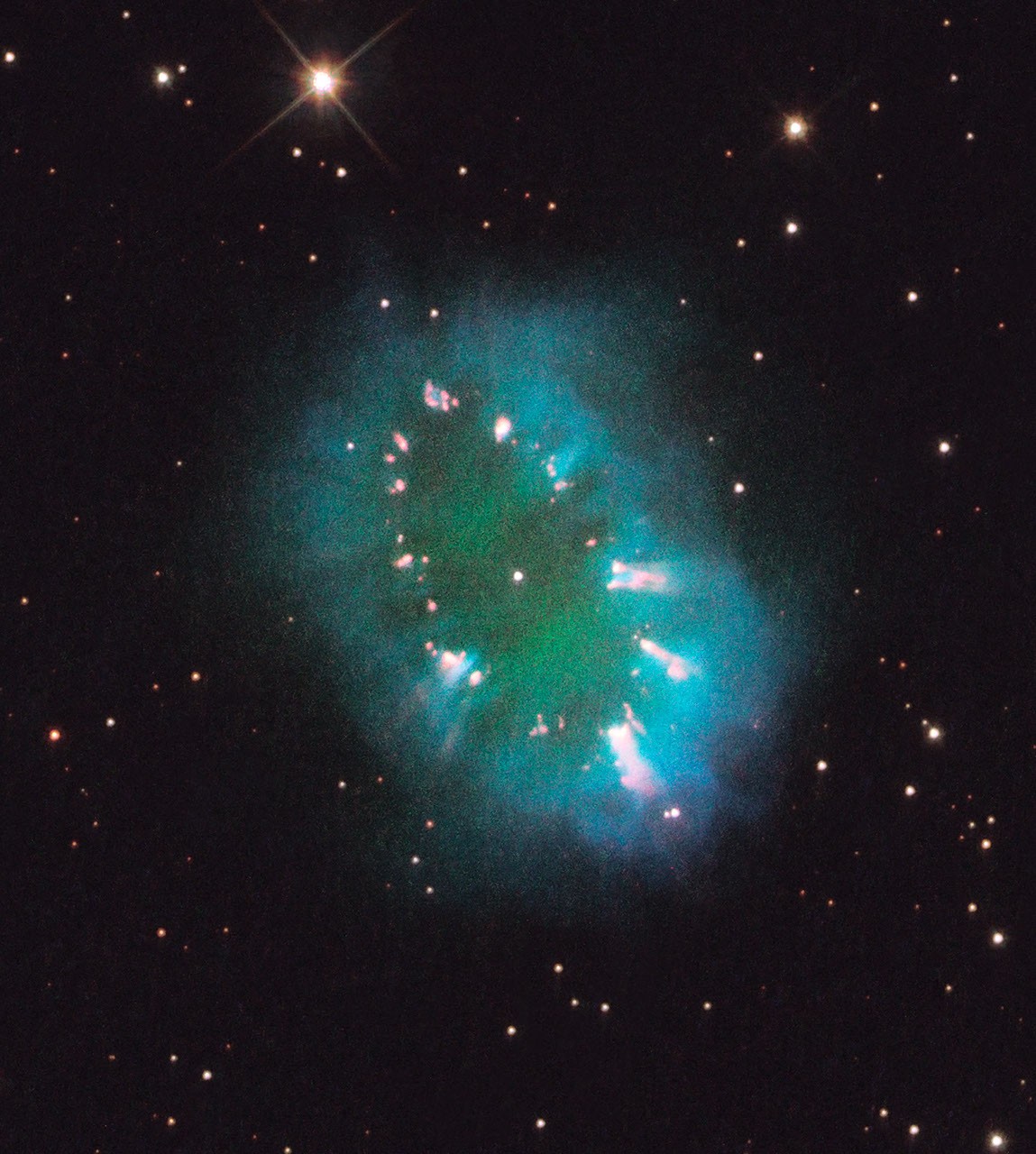 Hubble Offers a Dazzling View of the 'Necklace' Nebula - NASA Science