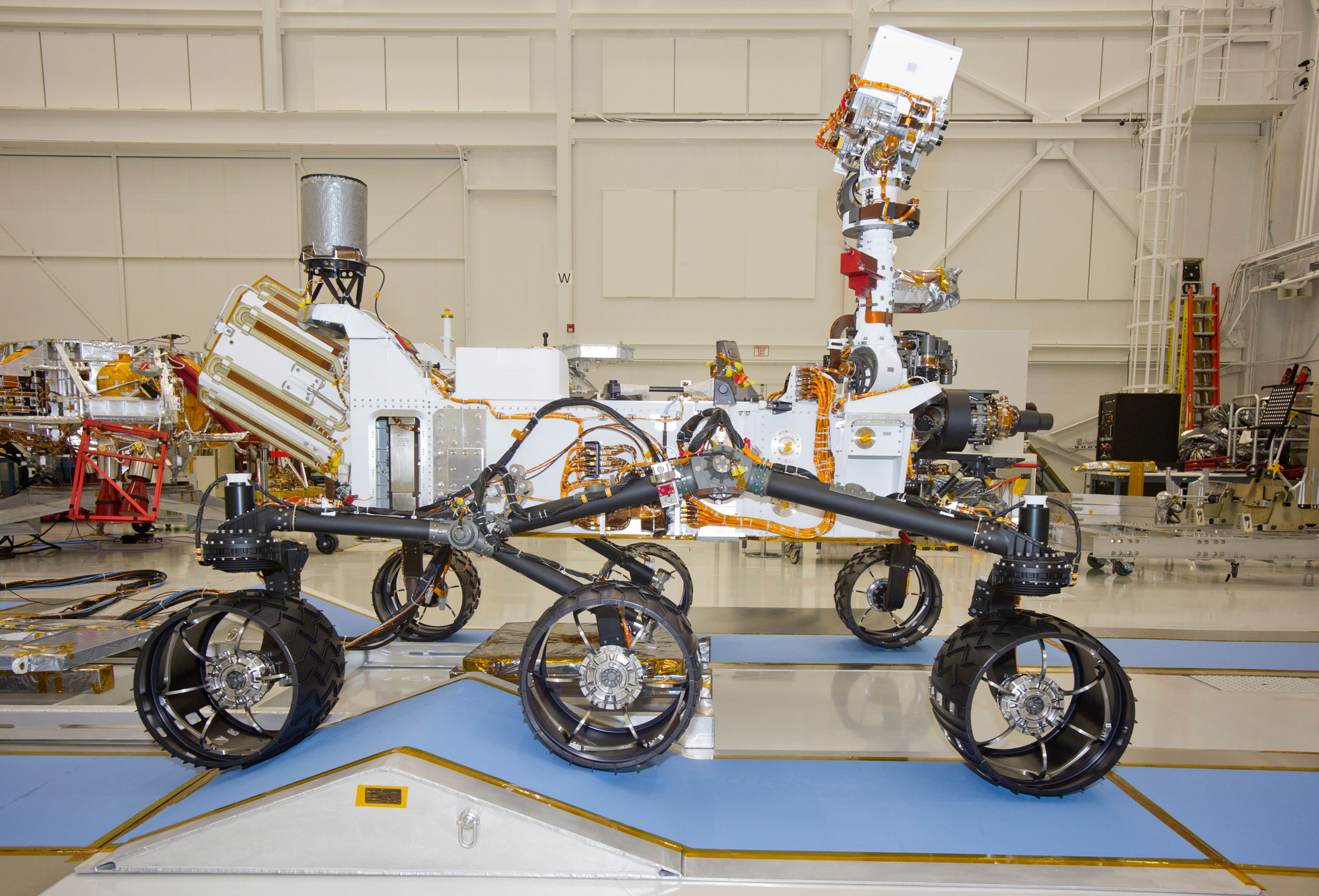 Mars Rover Curiosity, Right Side View - NASA Science