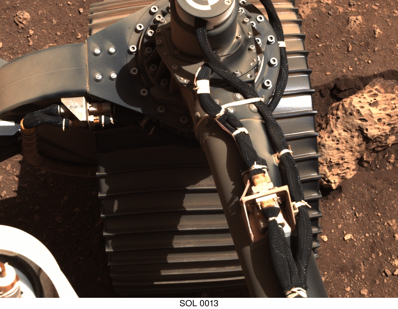 Multiple Views of Perseverance's Wheels Wiggling - NASA Science
