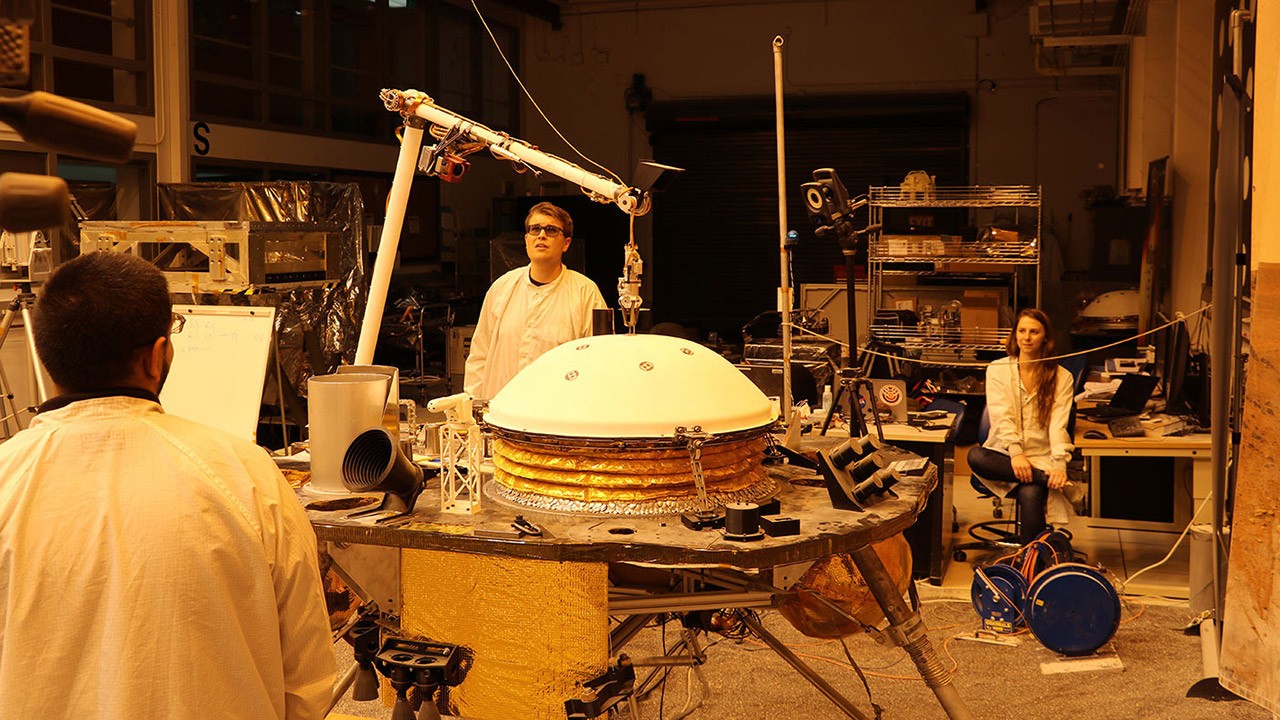InSight Robotic Arm Test Lift of Wind and Thermal Shield - NASA Science