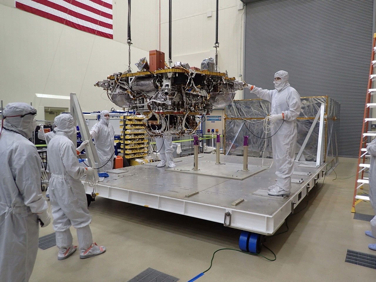 Hoisting NASA's InSight Lander - NASA Science