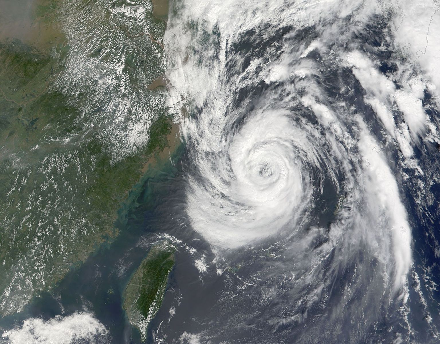 Typhoon Nari Approaches China - NASA Science