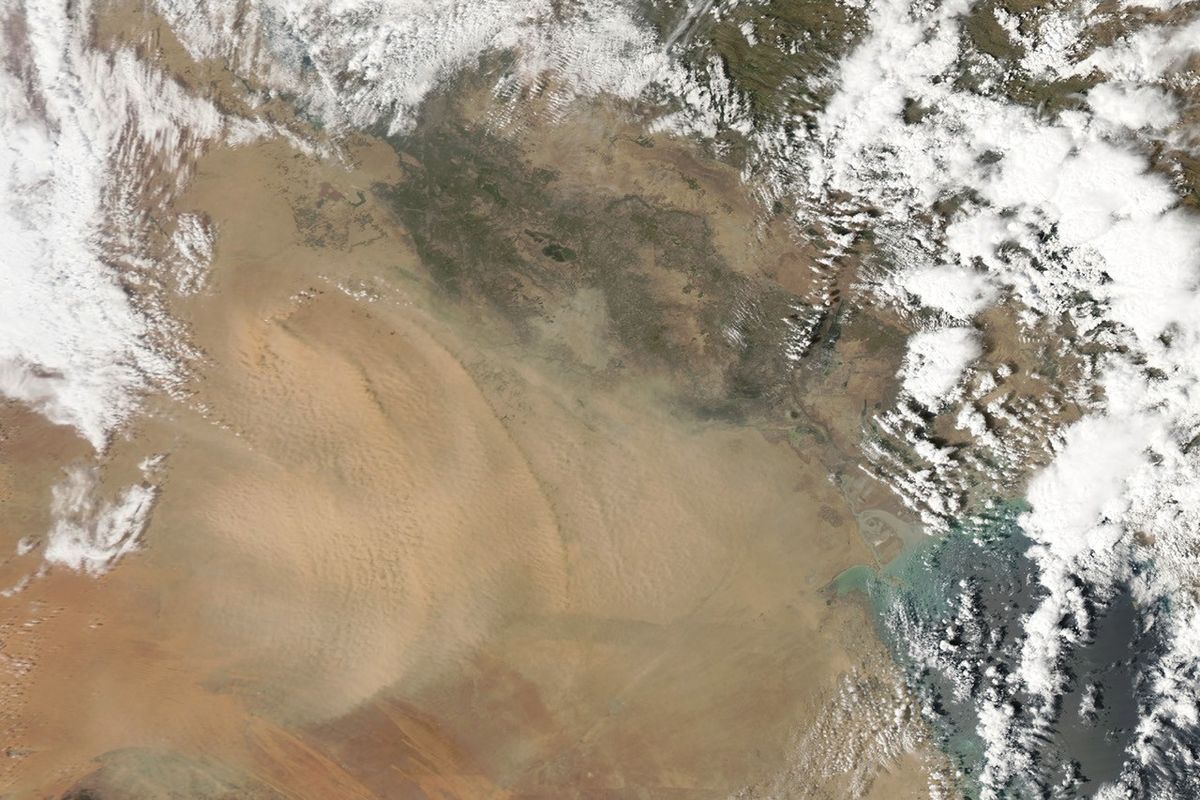 Dust Storm Sweeps Through Iraq - NASA Science