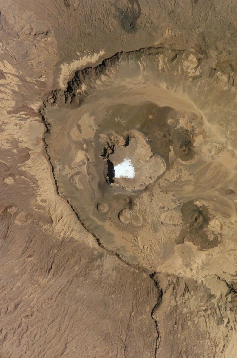 Emi Koussi Volcano, Chad, North Africa - NASA Science