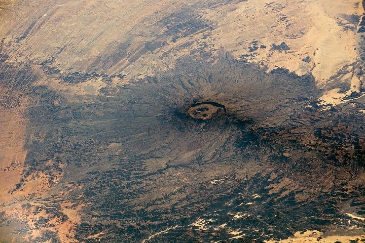 Emi Koussi and Wind Grooves - NASA Science