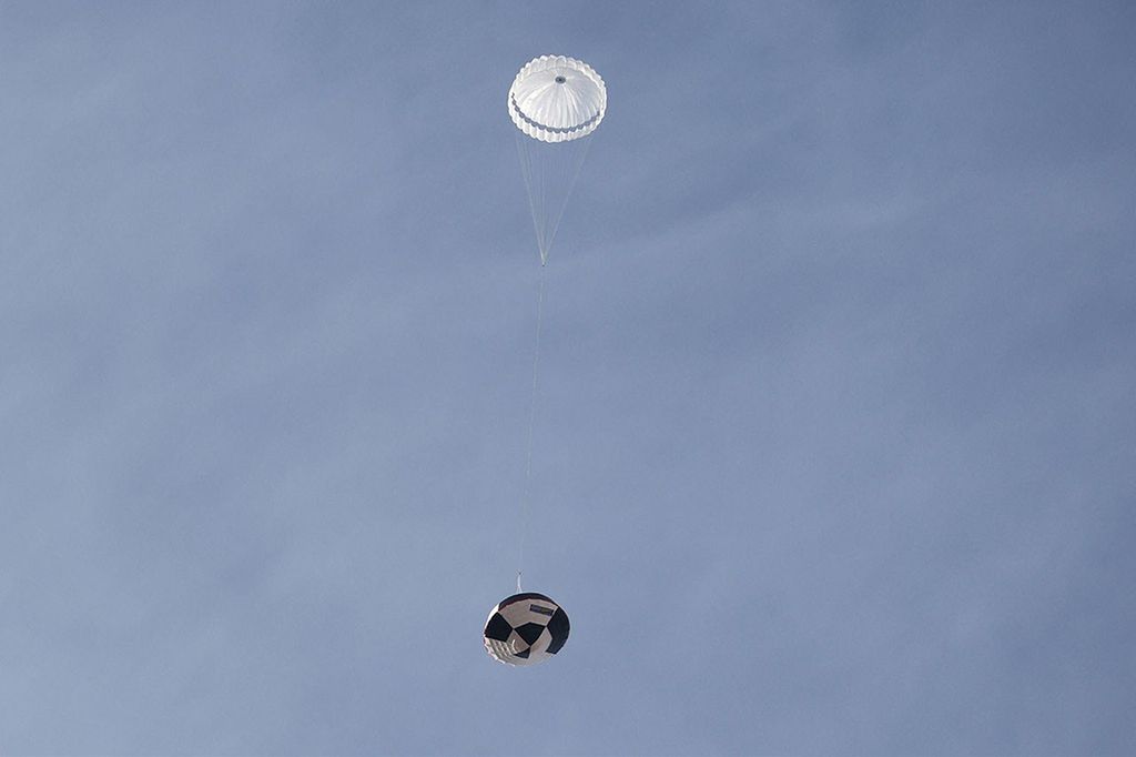 NASA’s Dragonfly Rotorcraft Gets Decked Out, Tested - NASA Science