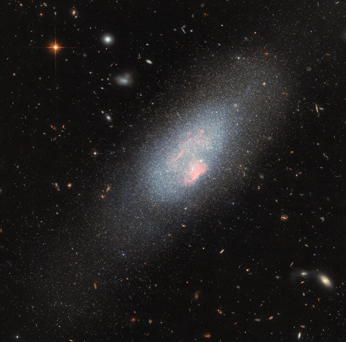 Massive Stars Make Their Mark in Hubble Image - NASA Science