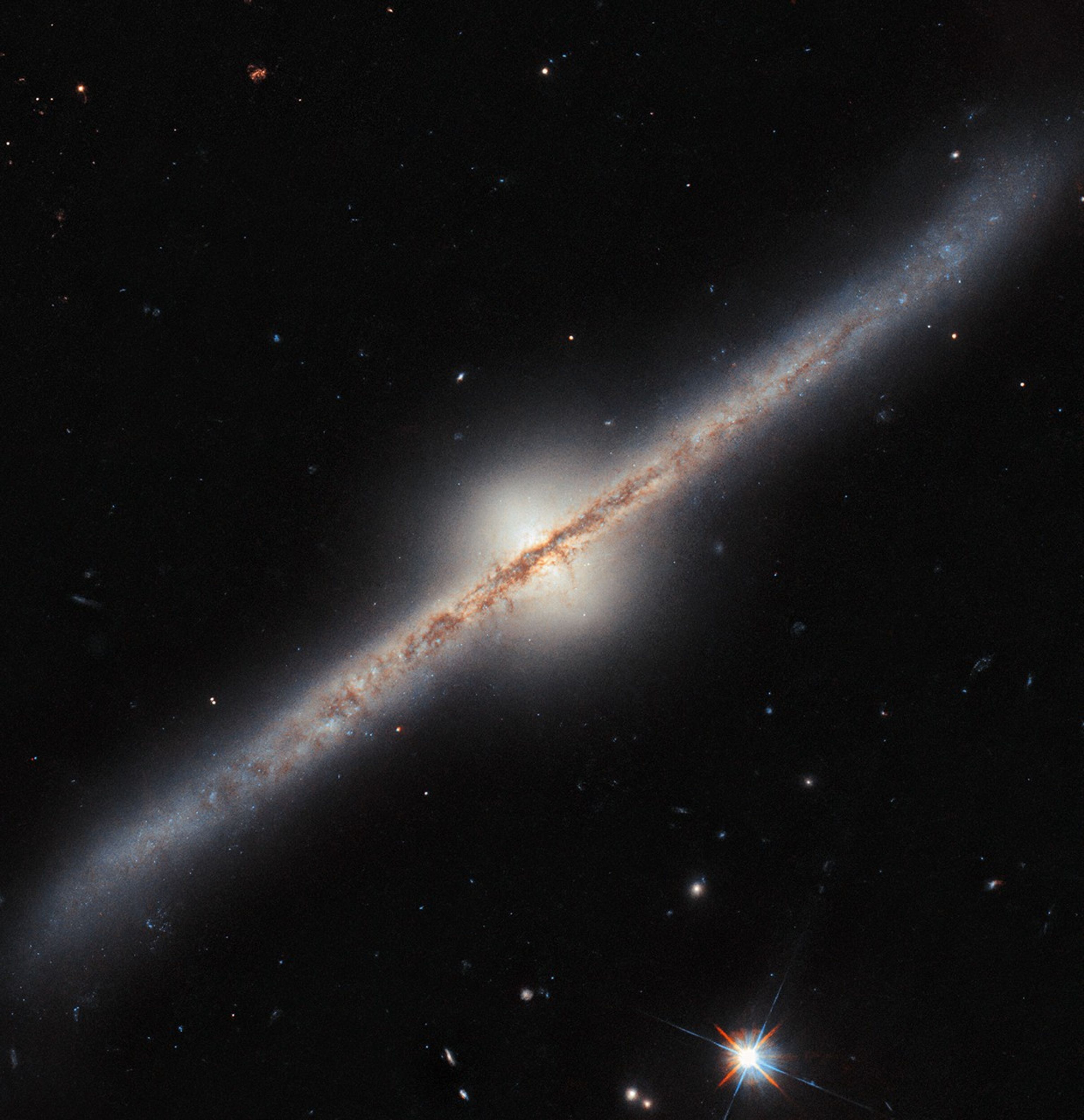 Hubble Captures an Edge-On Spiral with Curve Appeal - NASA Science