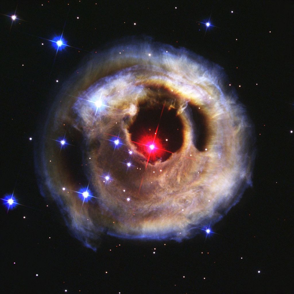 Hubble Watches Light from Mysterious Erupting Star Reverberate Through ...