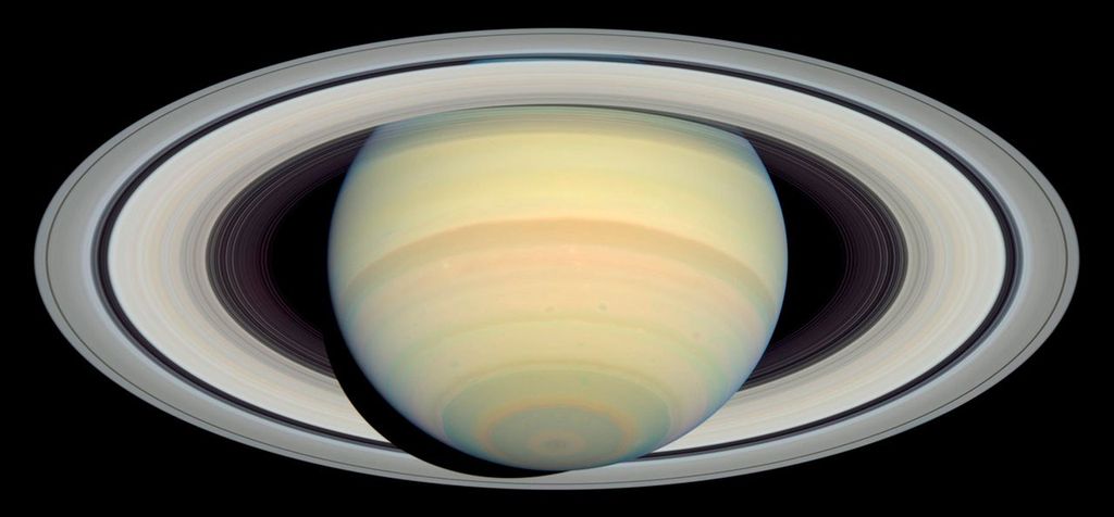 Saturn – Pan and Zoom - NASA Science