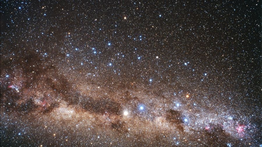 Hubble Probes Heart of Omega Centauri (Labeled) - NASA Science