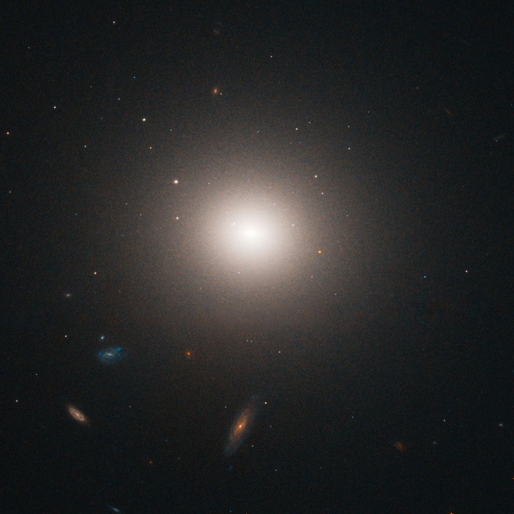 Hubble ACS Image of Elliptical Galaxy M87 - NASA Science