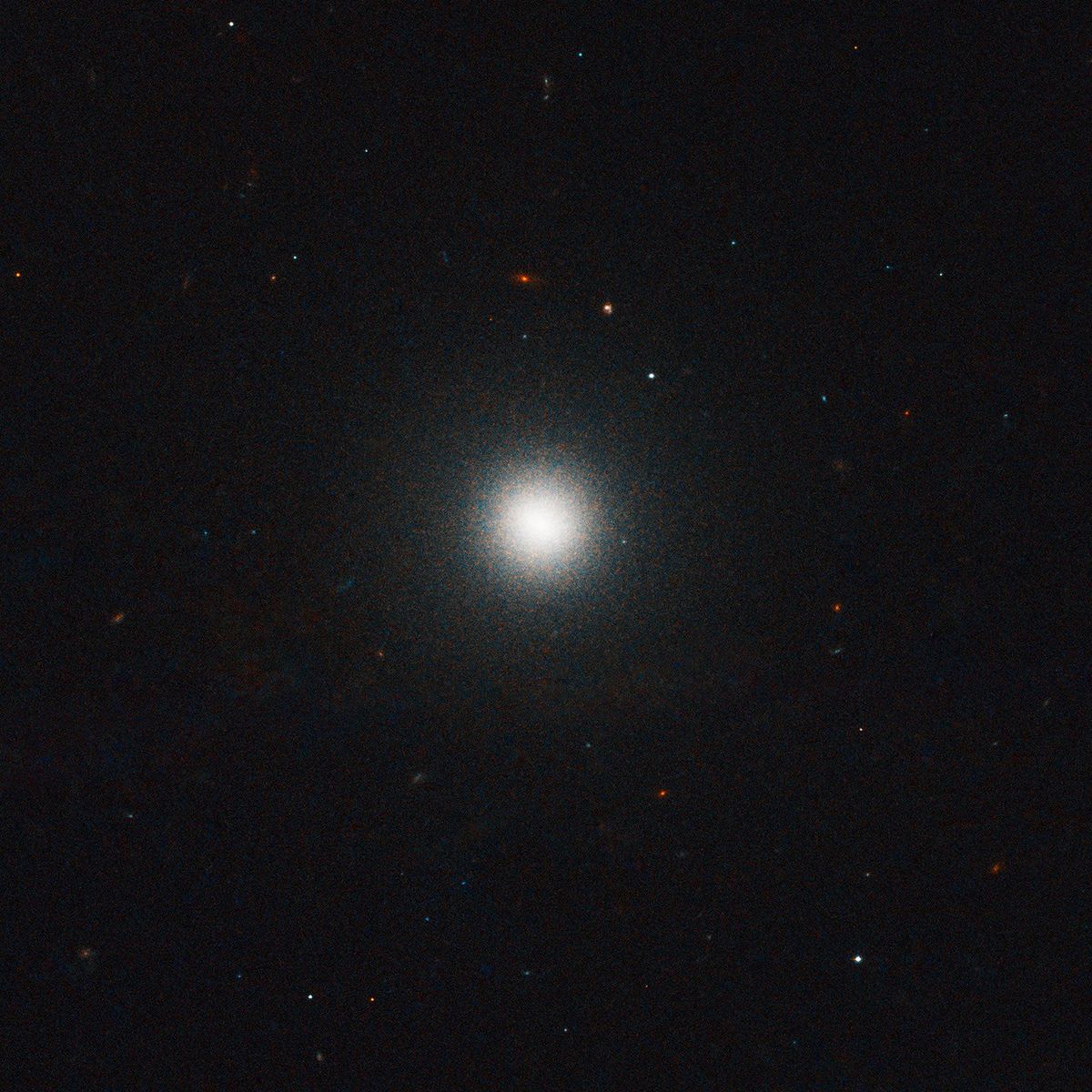 Hubble ACS Image of Elliptical Galaxy M87 - NASA Science
