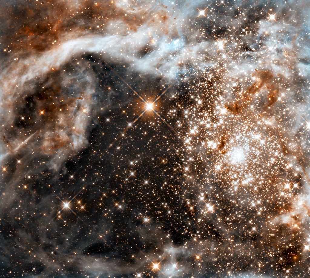 30 Doradus in Ultraviolet, Visible, and Red Light - NASA Science