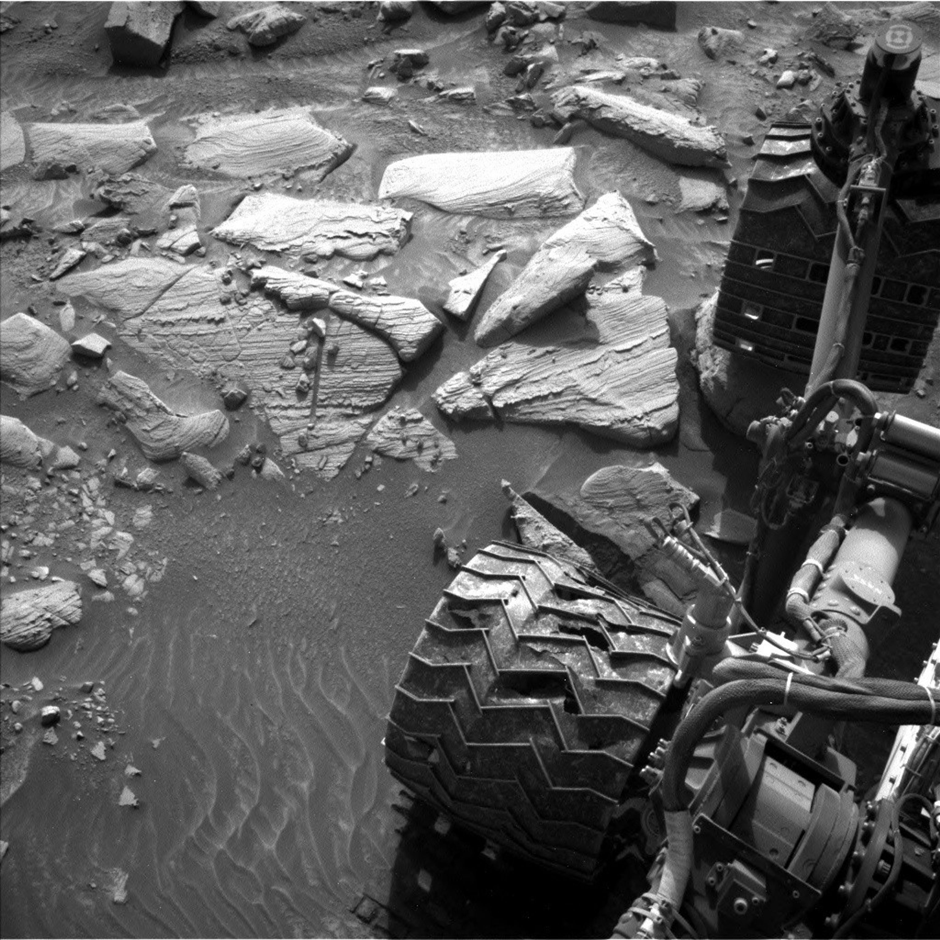 Sols 4357–4358: Turning West - NASA Science