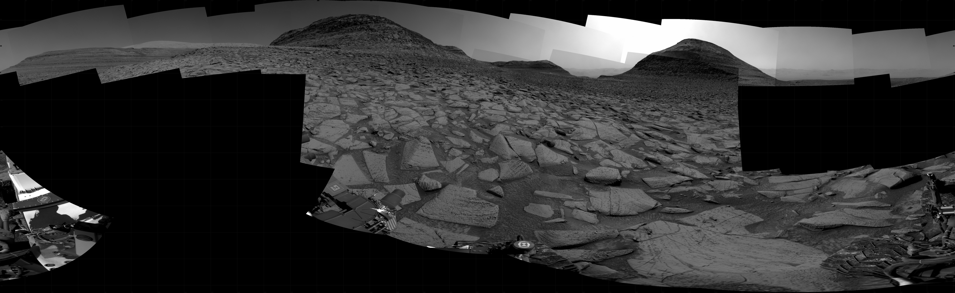 Sol 4394: Right Navigation Camera, Cylindrical Projection - NASA Science