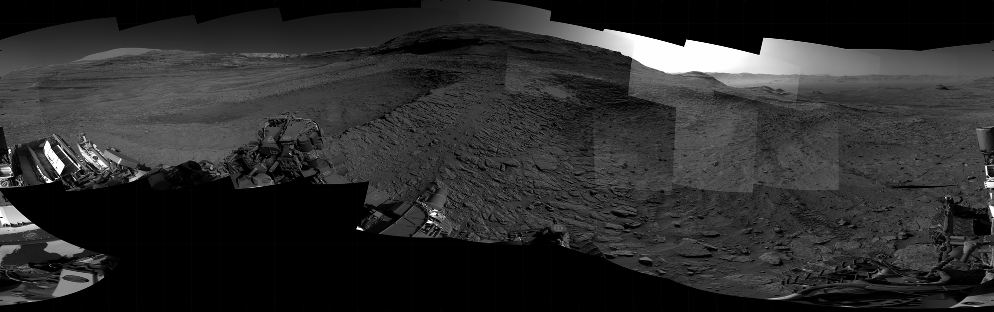 Sol 4639: Right Navigation Camera, Cylindrical Projection - NASA Science