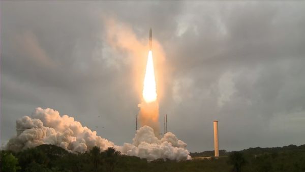 NASA's Webb Telescope Launches to See First Galaxies, Distant Worlds ...