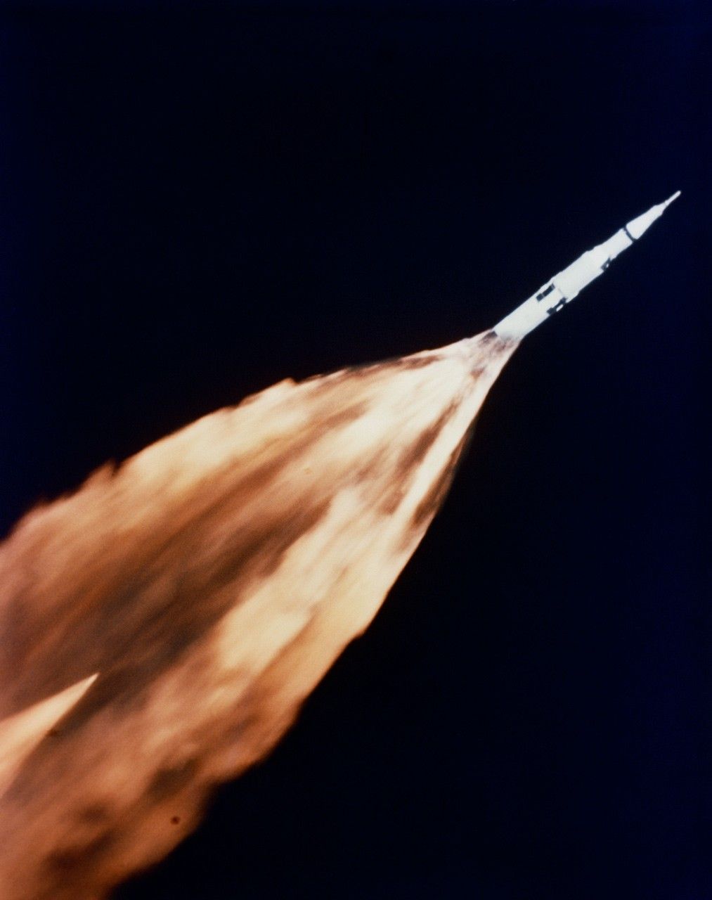 F-1 Engines of Apollo/Saturn V First Stage Leave Trail of Flame After ...