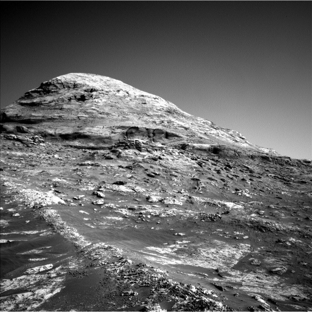 Sols 3187-3189: Examining a Linear Ridge - NASA Science