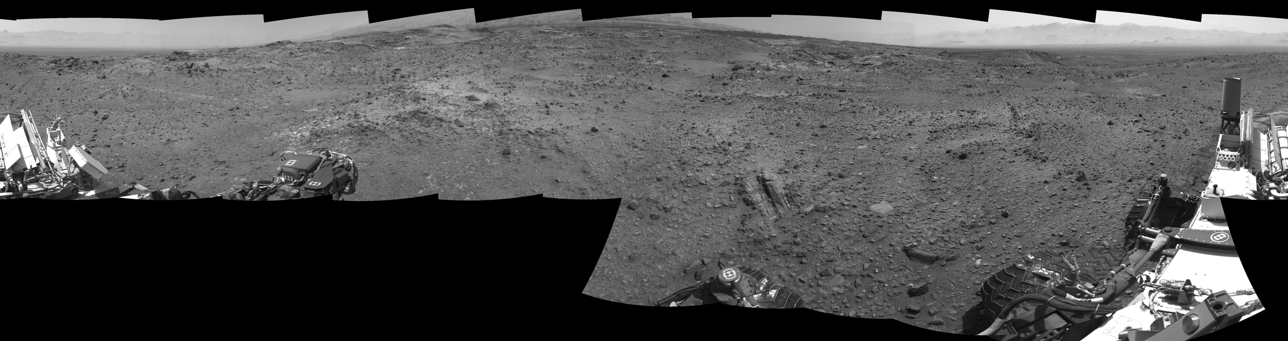 Sol 1073: Right Navigation Camera, Cylindrical Perspective - NASA Science