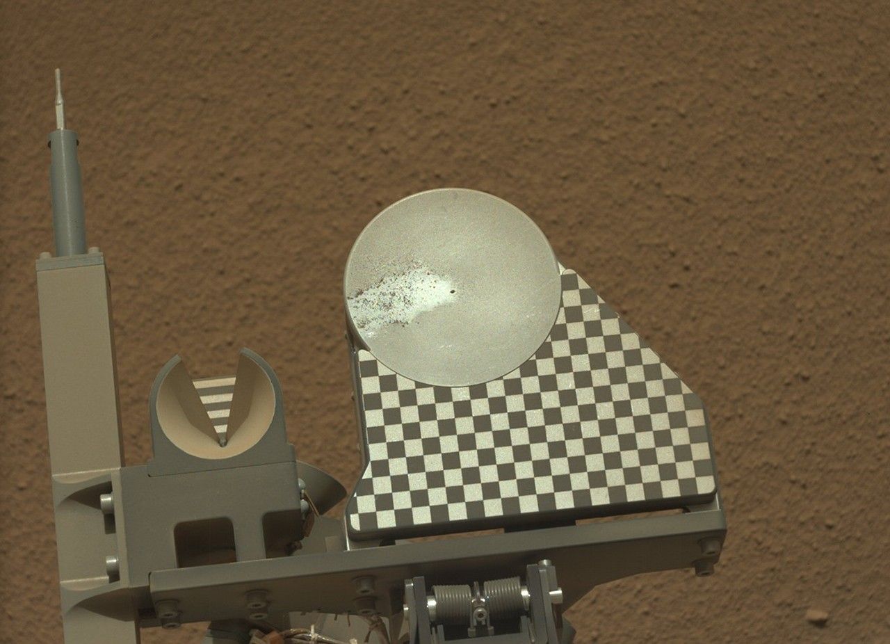 First Sample Placed on Curiosity's Observation Tray - NASA Science