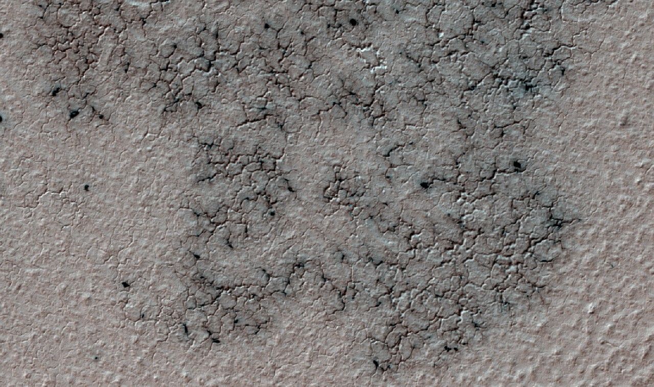 Martian 'Spiders' in Sharper Look, Thanks to Volunteers - NASA Science