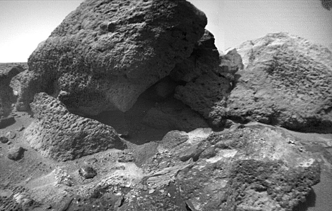 “Shark” as Viewed by Sojourner Rover - NASA Science