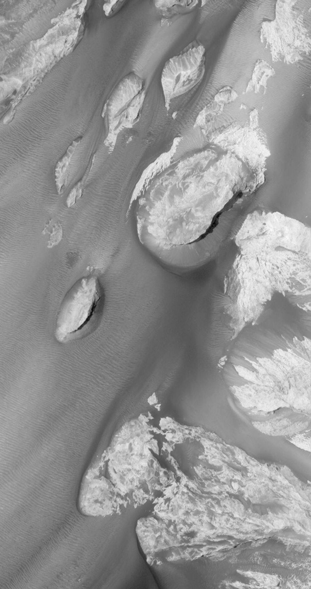 Candor Exposed - NASA Science