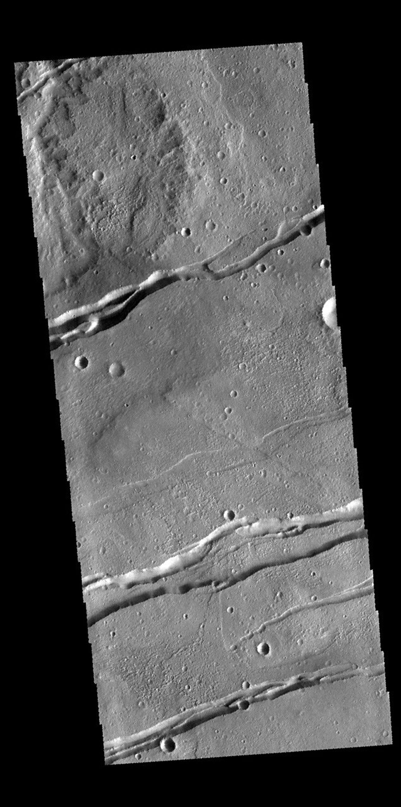 Sirenum Fossae - NASA Science